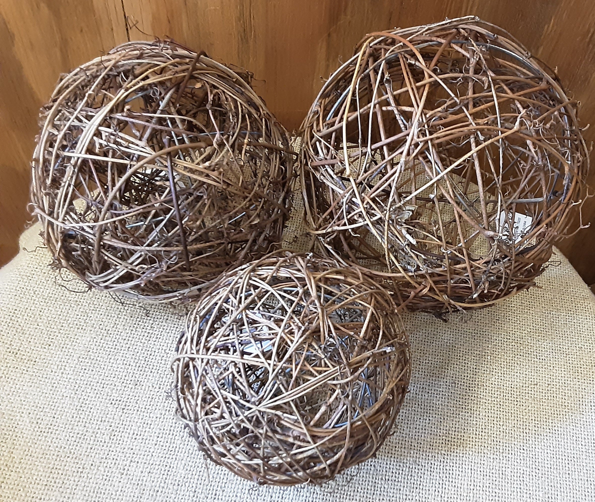 Twig Ball – Back-En-Thyme
